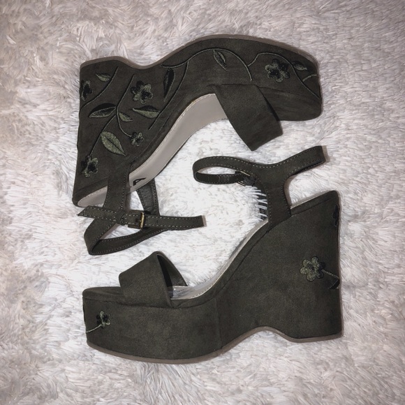 MIA | Shoes | Olive Wedges | Poshmark